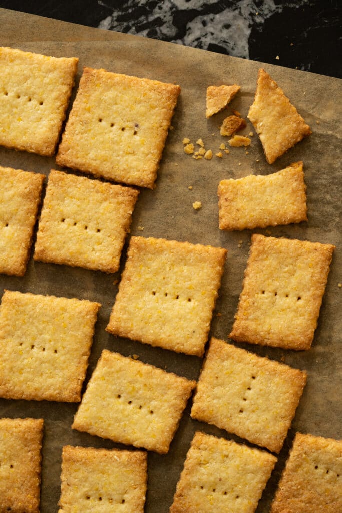 (Almond Flour!) Low Carb Cornbread Crackers 🌽 - gnom-gnom