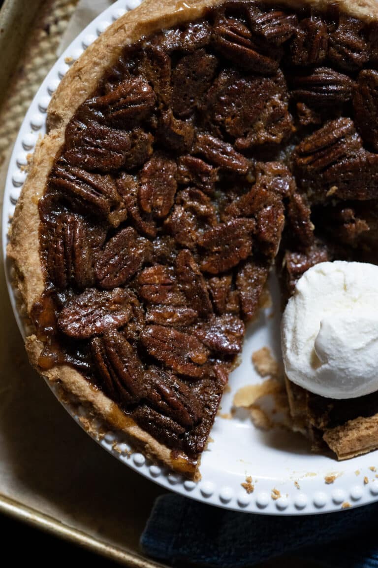 (Almond Flour!) Gooey Keto Pecan Pie 🦃 - gnom-gnom